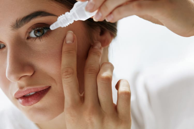 Eye Wash: All you need to know about it