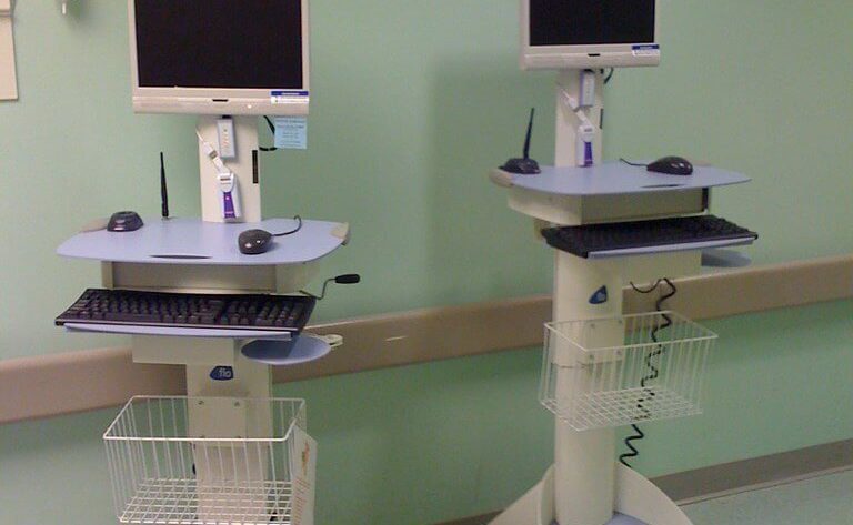 7 Types of Medical Computer Carts and Their Intended Usage